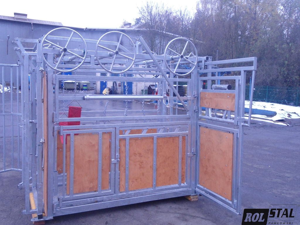 veterinary chutes for beef cattle | Rolstal.com